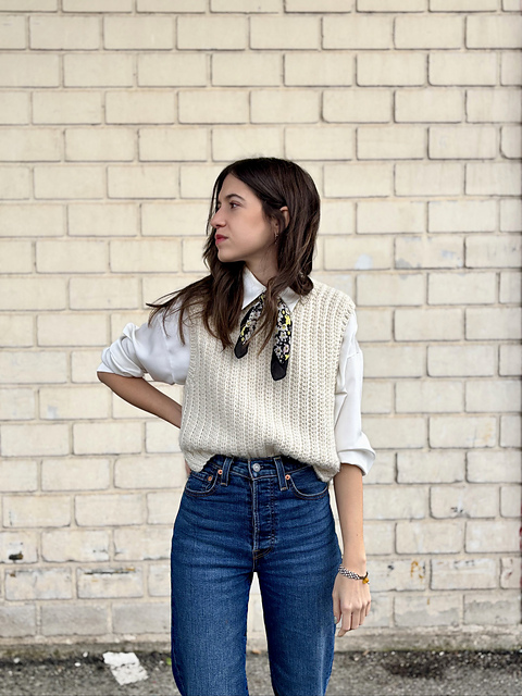 Ravelry: Chaleco Madrid pattern by Miss Beetle