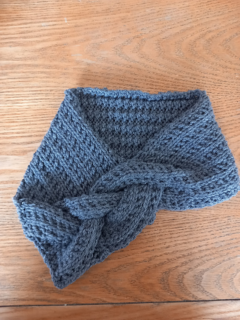 Ravelry: Braided Cowl pattern by Anne Lang
