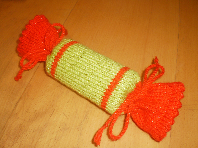 Ravelry: It's A Cracker! pattern by Auntie-Lulubelle