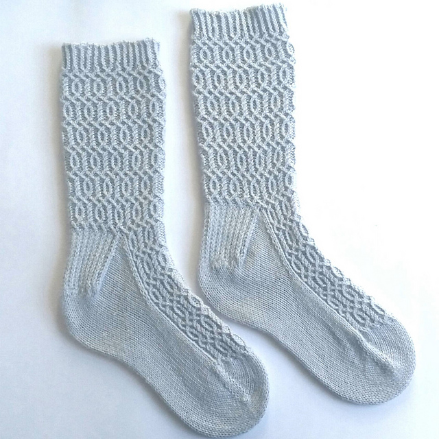 Ravelry: missuscolumbo's Primrose (April Socks)