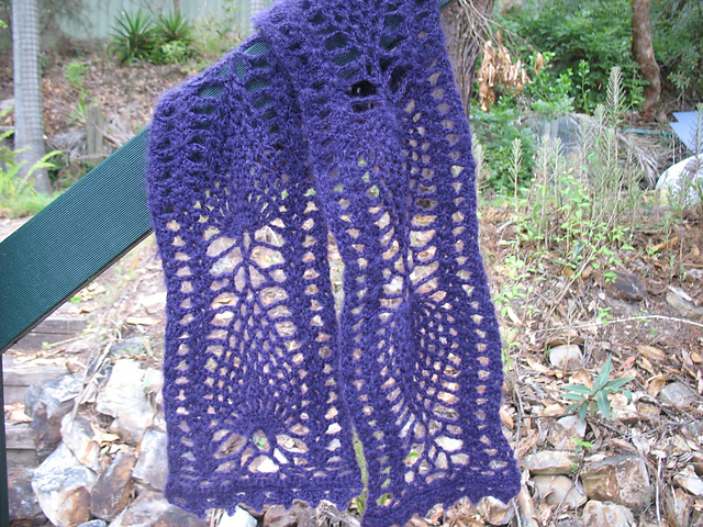 Ravelry: pineapple crochet muffler pattern by Tomoe Shimoyama (下山伴枝)