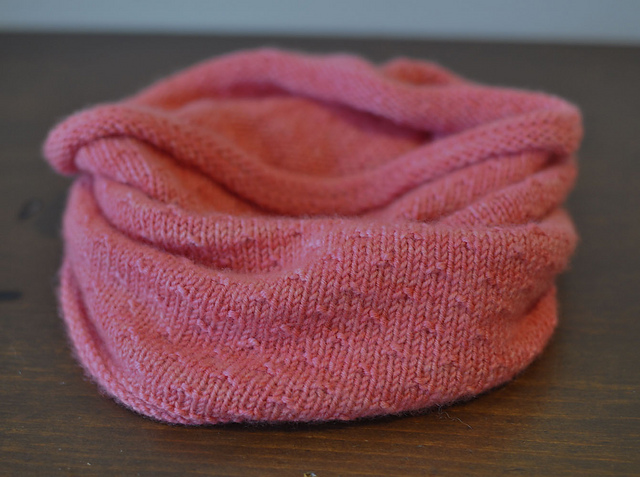Ravelry: Dotty cashmere cowl pattern by Miyoko Cancro