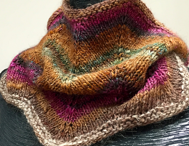 Ravelry: NSG Chevron Cowl pattern by Michelle Kupfer