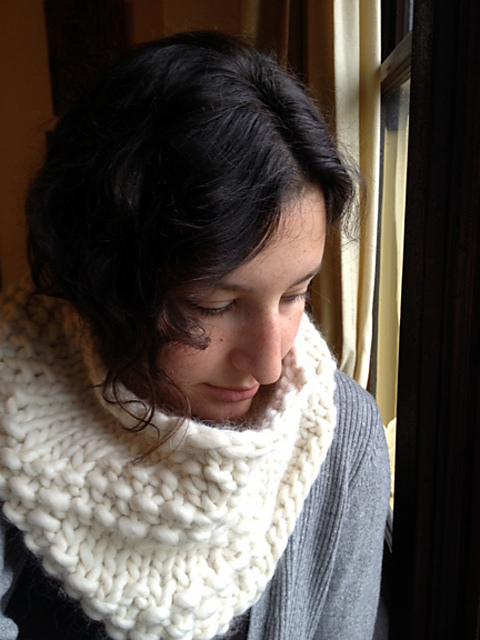 Ravelry: Lisa Cowl pattern by Michele Kraus