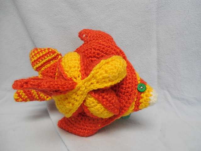 Ravelry: mlmoharos' Amish Fin the Fish (Fin the Fish by Dedri Uys)