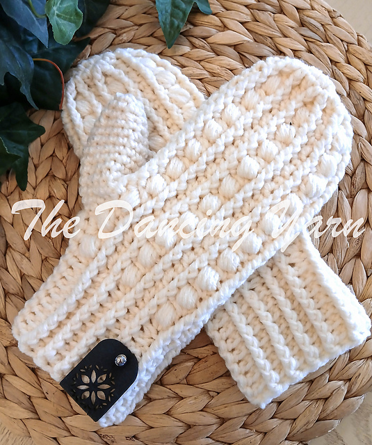 Ravelry: Pebbles in the Stream Mittens pattern by Maria Bruni