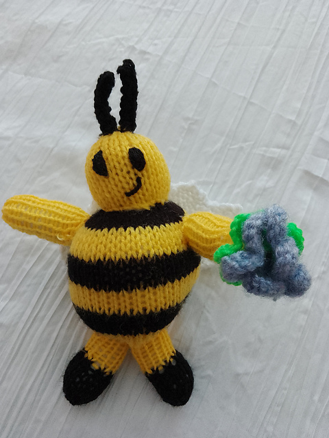 Ravelry: bee toy pattern by Lauraine's Crafts