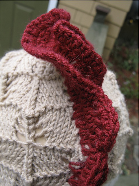 Ravelry: Hen Hat pattern by Annie Modesitt