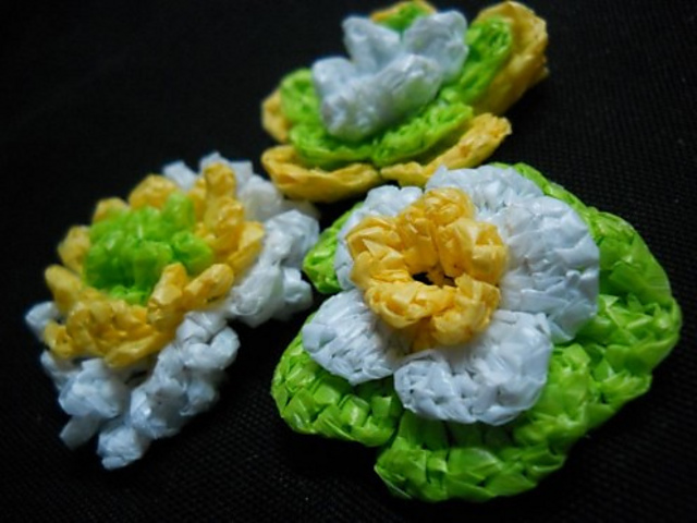 Ravelry: 3D 3-Layer Flowers pattern by Moira Durano-Abesmo