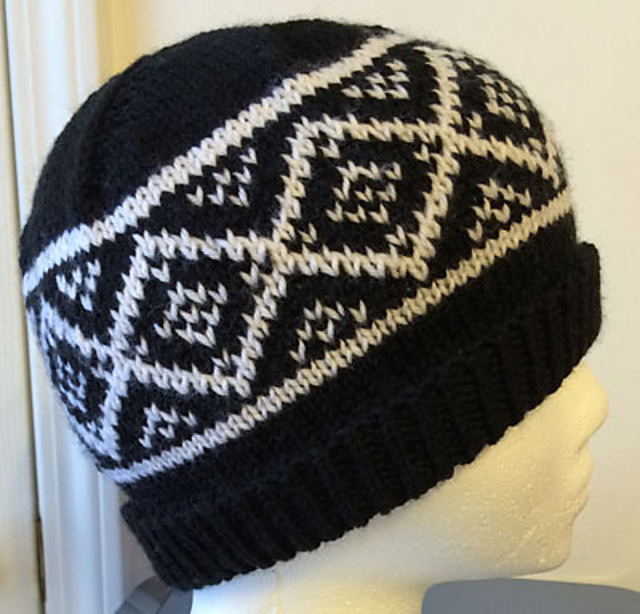 Ravelry: Spotted Diamonds Hat pattern by Lisa Adcock