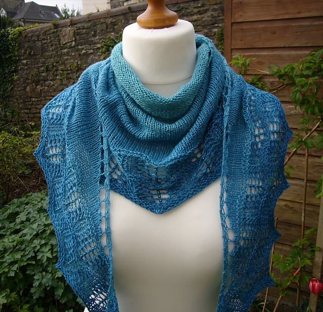 Ravelry: Dancing waves shawl pattern by Helen Kennedy