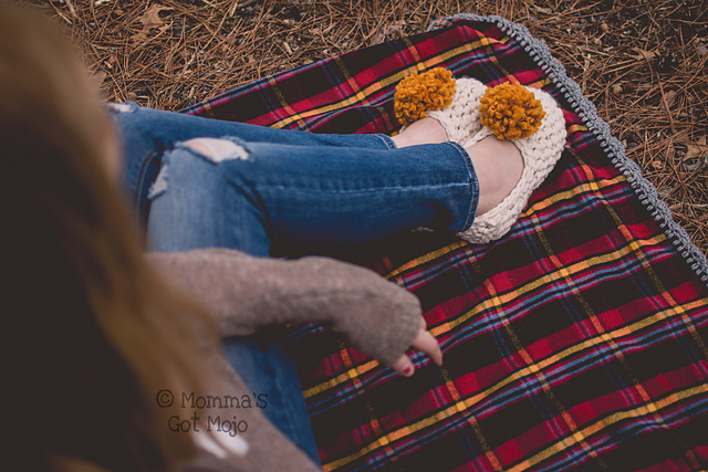 Ravelry: Cabin Slippers pattern by Sarah Moss