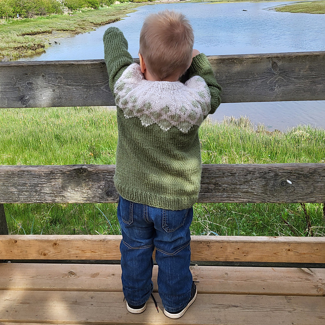 Ravelry: West Coast pattern by Sandy Schultz