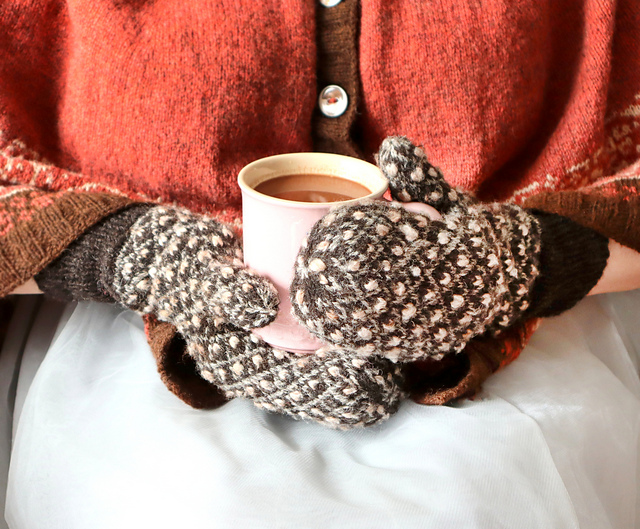 Ravelry: ♥ It's a Snow Day! mittens pattern by bunnymuff - Mona Zillah