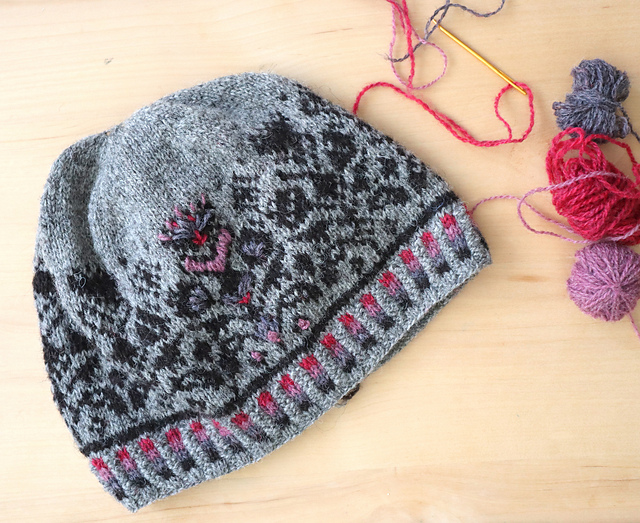 Ravelry: Tremendous Thistle hat pattern by bunnymuff - Mona Zillah