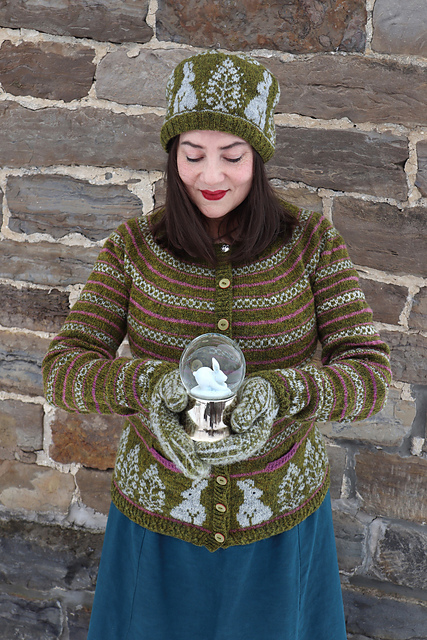 Ravelry: Hollyhocks & Moon Rabbit pattern by bunnymuff - Mona Zillah