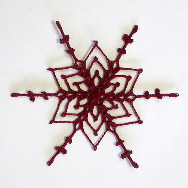 Ravelry: Simple Classic Snowflake pattern by Hawtmamah/ Sarah Craig