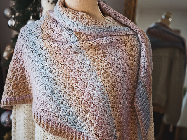 Ravelry: Angel Shawl pattern by Mon Petit Violon