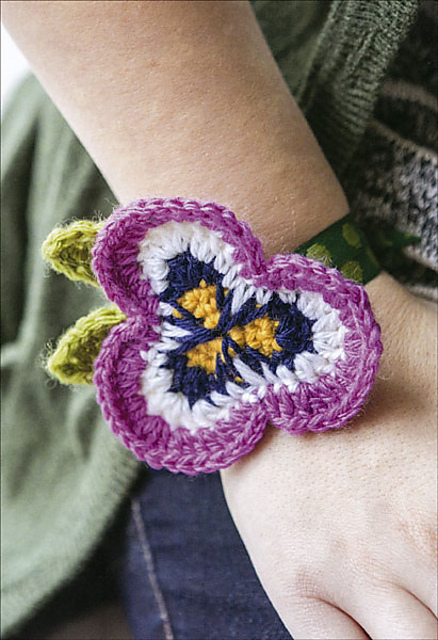 Ravelry: Pansy (Crochet) pattern by Anna Nikipirowicz