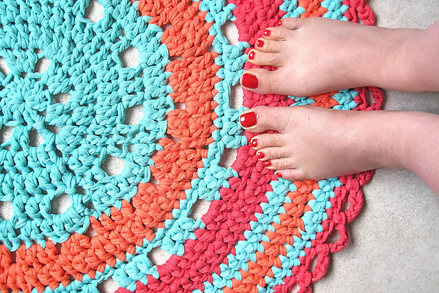 Ravelry: round crocheted rug pattern by moois van me