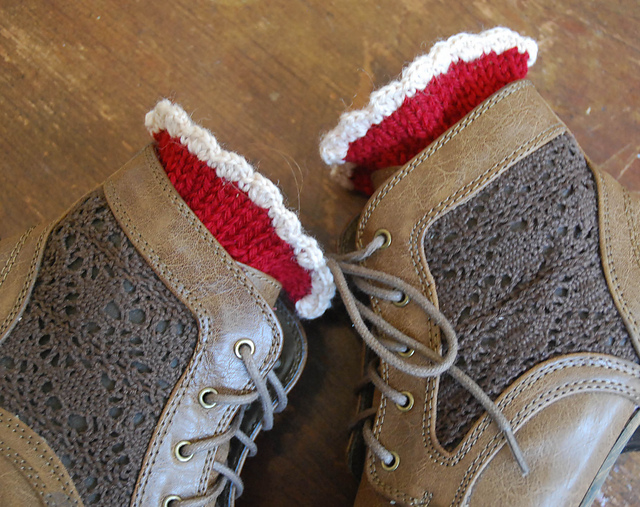 Ravelry: Ankle Boot Cuffs pattern by Kitty Adventures