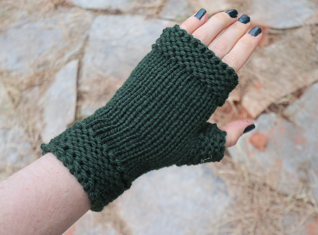 Ravelry: Quick Fancy Gloves pattern by Kitty Adventures