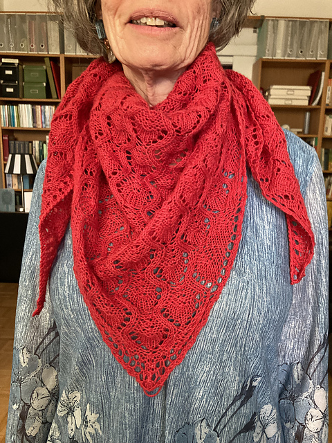 Ravelry: Medallion Shawl pattern by Mary Sousa