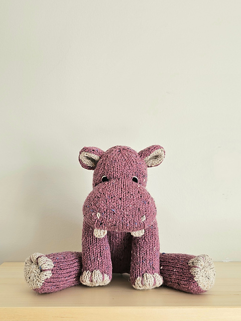 Ravelry: Mochi Hippo pattern by Mou Mou Knits