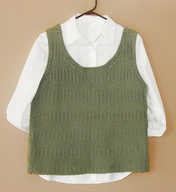 Ravelry: #14 Ribbed Tank / Tank Top pattern by Adri