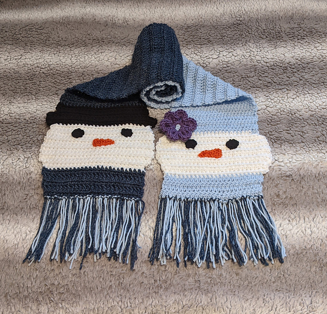 Ravelry: Snow Couple Scarf pattern by Malynda Parker