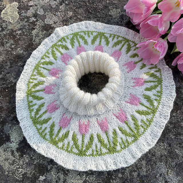 Ravelry: Tulipa collar pattern by Madeleine Claesson
