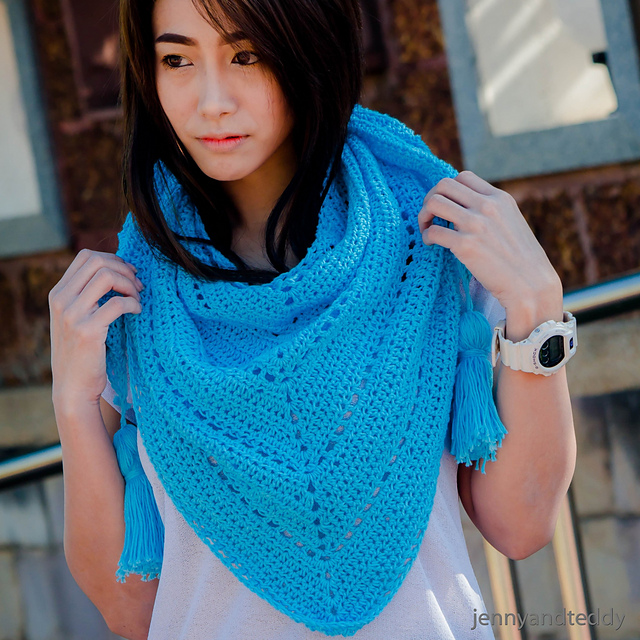 Ravelry: Hello spring shawl pattern by jennyandteddy