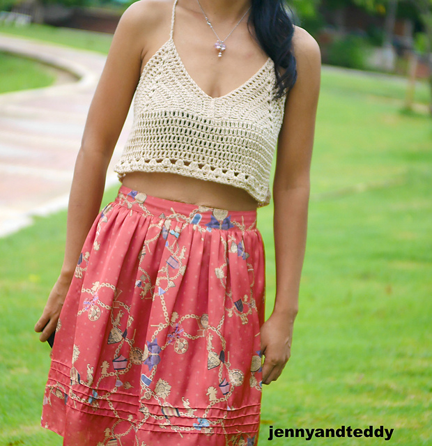 Ravelry: pretty little thing crop top pattern by jennyandteddy