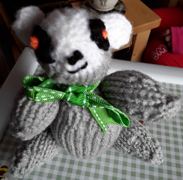 Ravelry: Lemur pattern by Sarah Keen