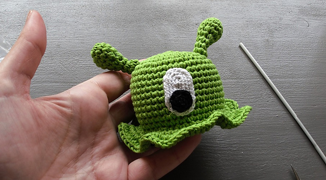 Ravelry: Brain Slug pattern by Laura Pompido