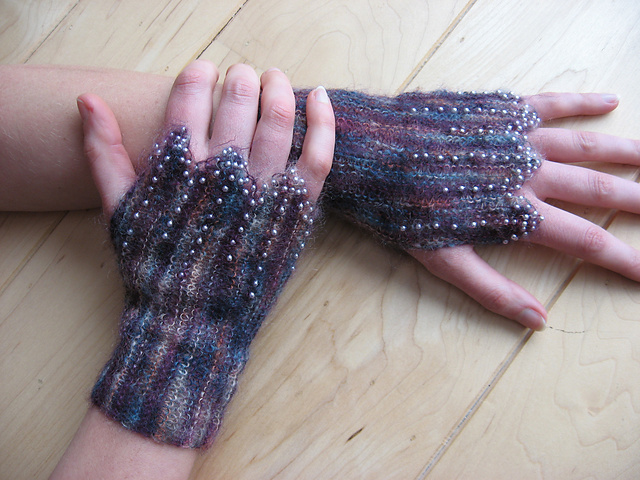 Ravelry: Acorn Beaded Mitts pattern by Colinette Yarns