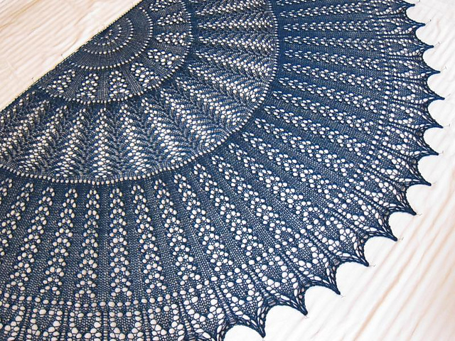 Ravelry: EZ 100th Anniversary Gull Wings Half-Circle pattern by Mwaa Knit