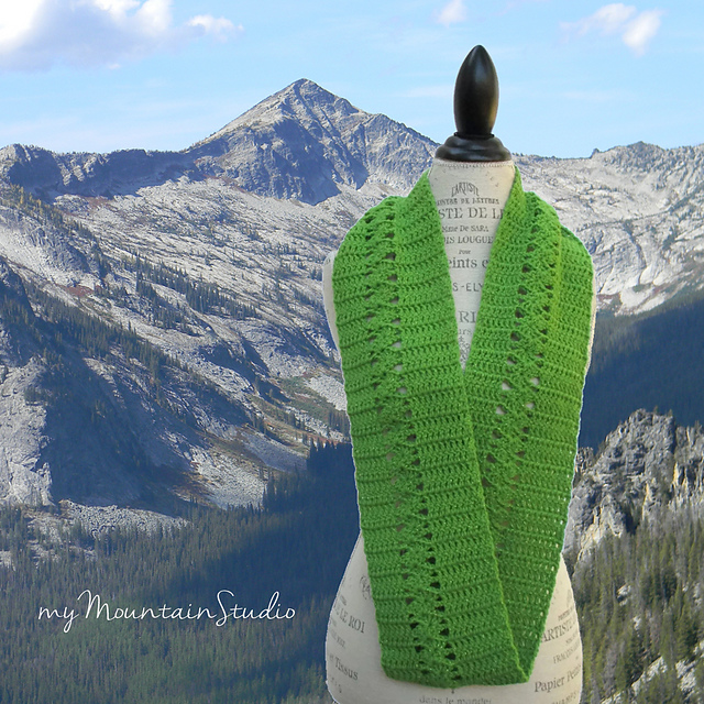 Ravelry: Shells Crochet Infinity Scarf Cowl pattern by Nikki Weiss