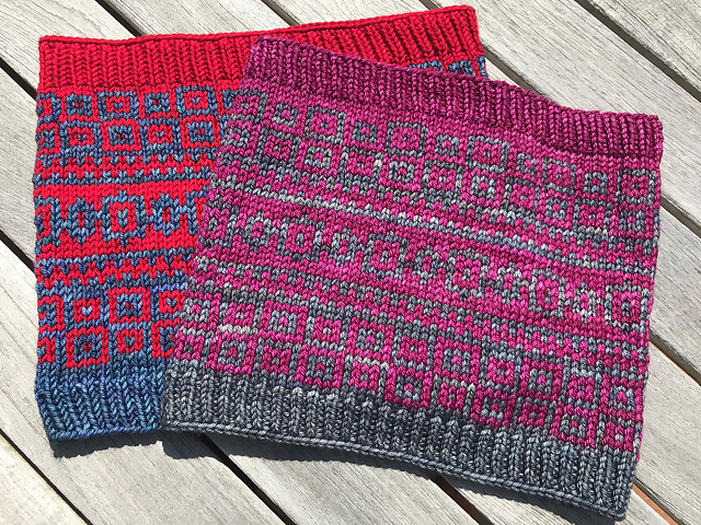 Ravelry: Bloques Cowl pattern by Leslie Roth