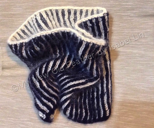 Ravelry: Cozy reversible brioche cowl pattern by Isabel Lin