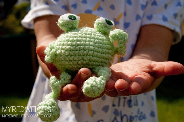 Ravelry: Froggy McFrogfrog pattern by Emma-Jayne McKenzie