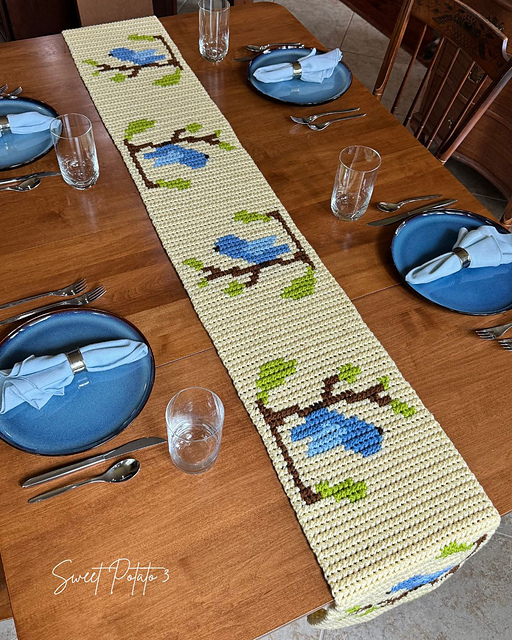 Ravelry: Summer Birds Table Runner pattern by Sweet Potato 3
