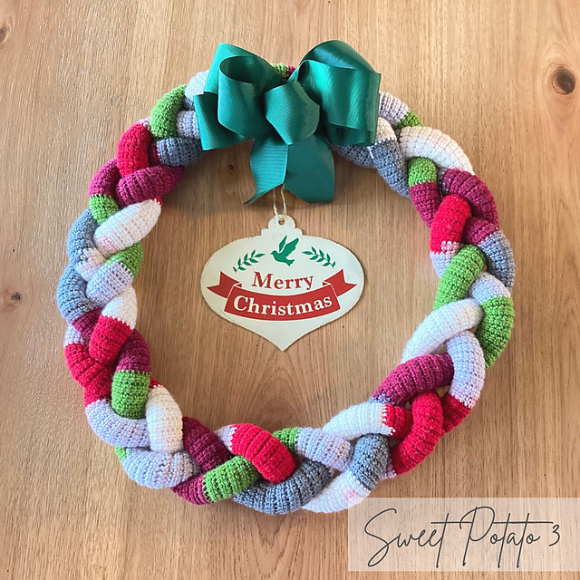 Ravelry: Christmas Braided Wreath pattern by Sweet Potato 3