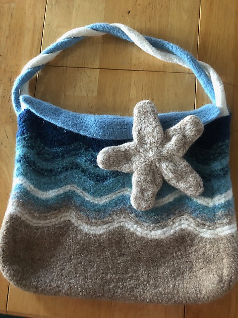Ravelry: Felted Beach Bag pattern by Audrey Kruse