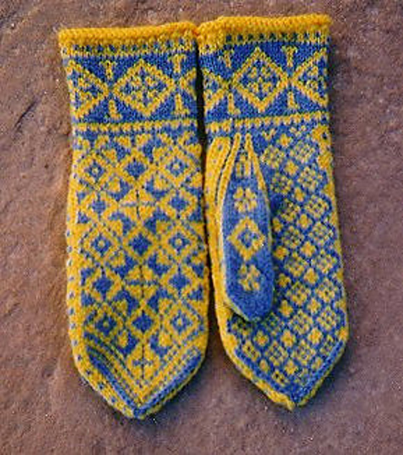 Ravelry: Vinternatt Mittens pattern by Nordic Fiber Arts