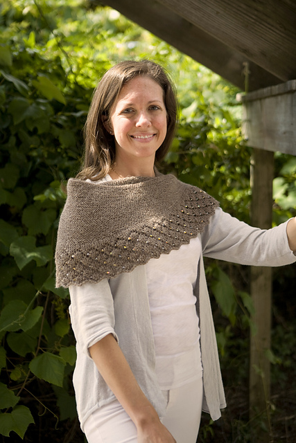Ravelry: Genoff Shawlette pattern by Nancy Totten