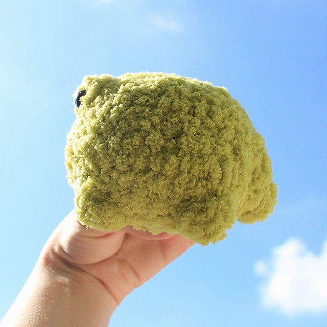 Ravelry: Rain Frog pattern by naomi crochet