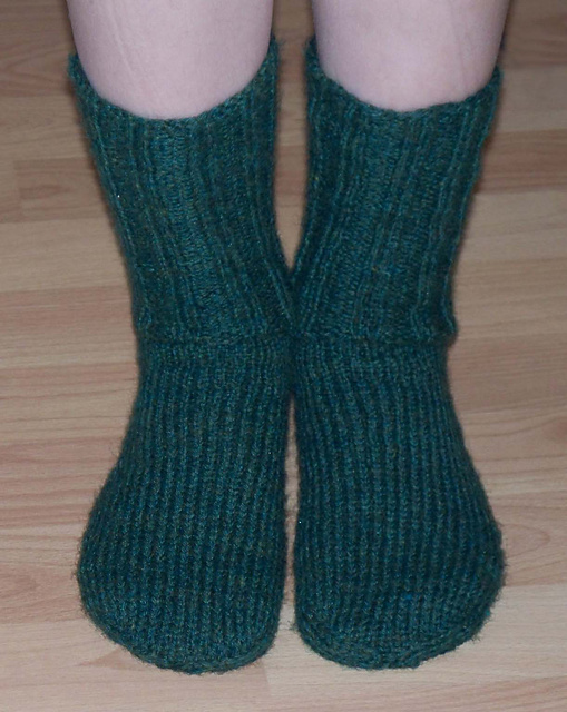 Ravelry: Basic Sock pattern by Lynne Barr