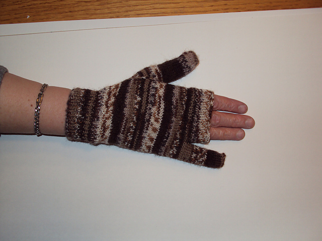 Ravelry: Archer's Glove pattern by Nancy Zellner