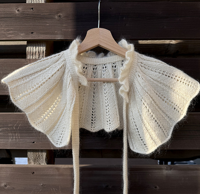 Ravelry: FrostVeil Collar pattern by Natalja Ledvanova